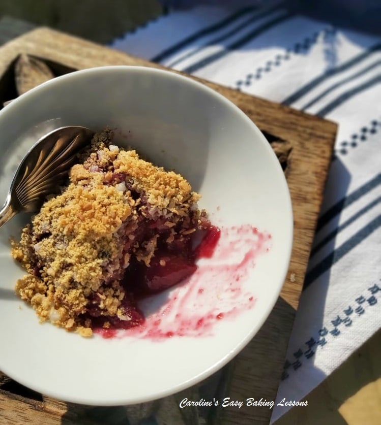 fruit crumble eating bowl – Caroline's Easy Baking Lessons
