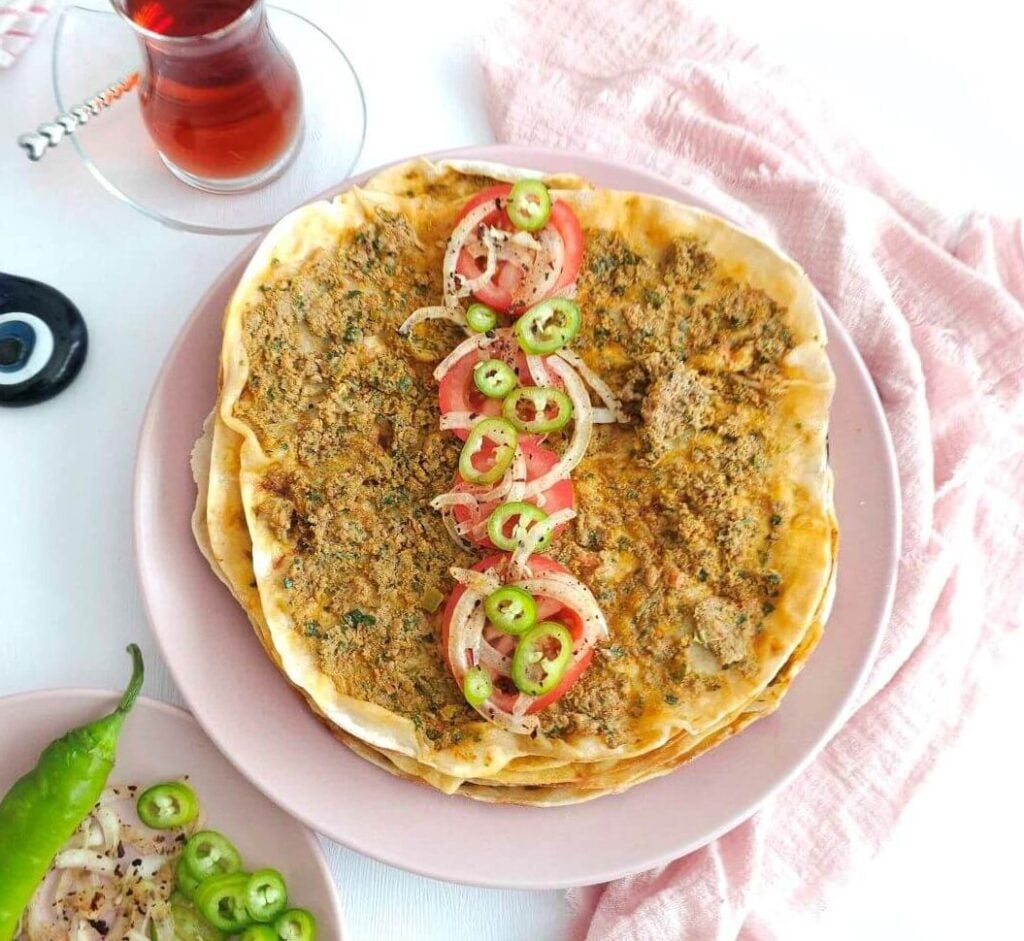 Sini koftesi - Turkish Bulgur Pie Recipe Review